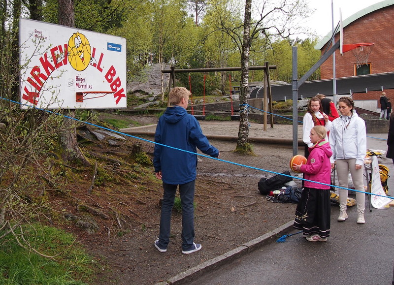 17.mai med KBBK på Kirkevoll skole – Kirkevoll Basketballklubb
